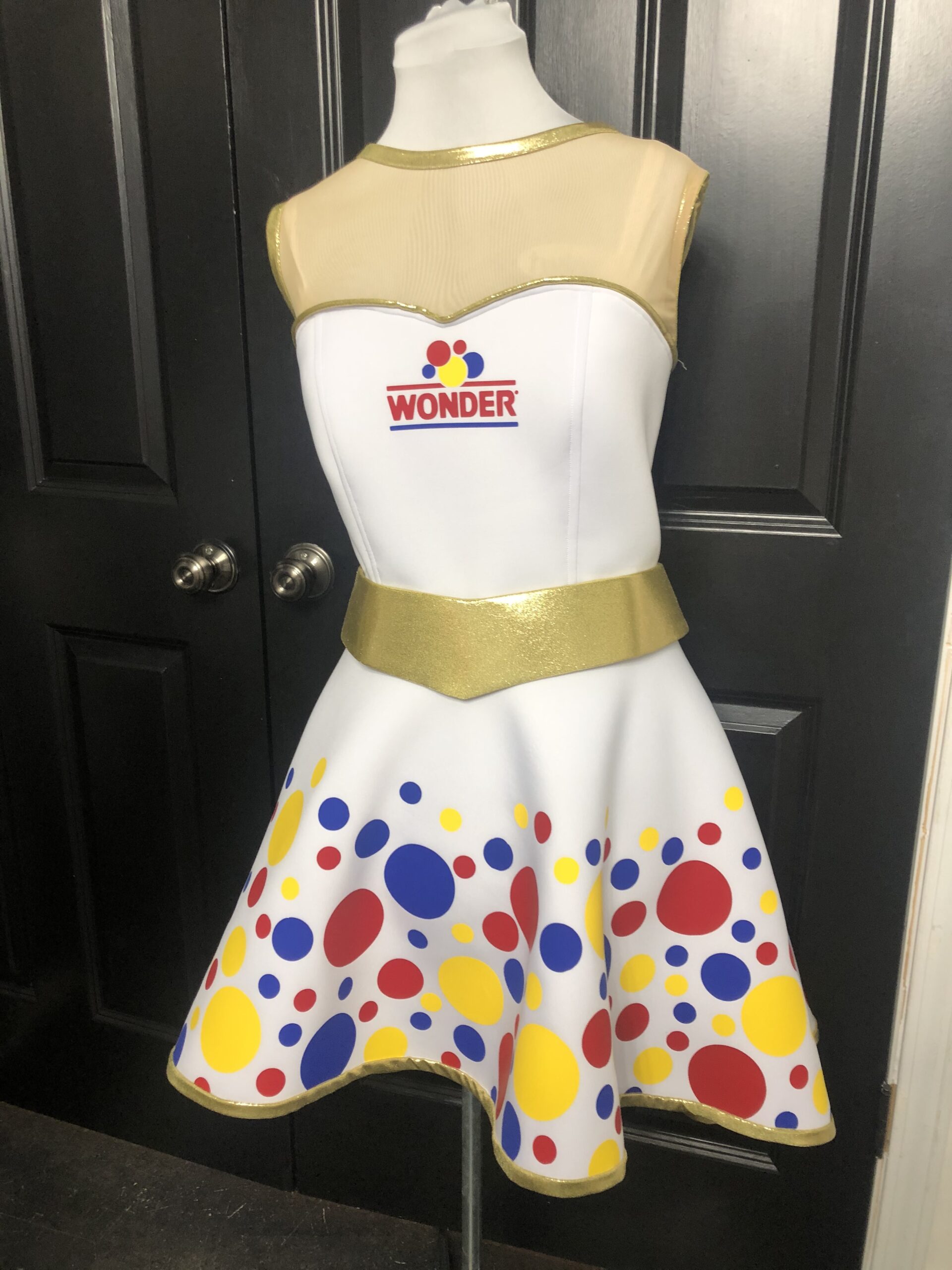 How To Make A Wonder Woman Costume (Wonder Bread) - Dips and Trips