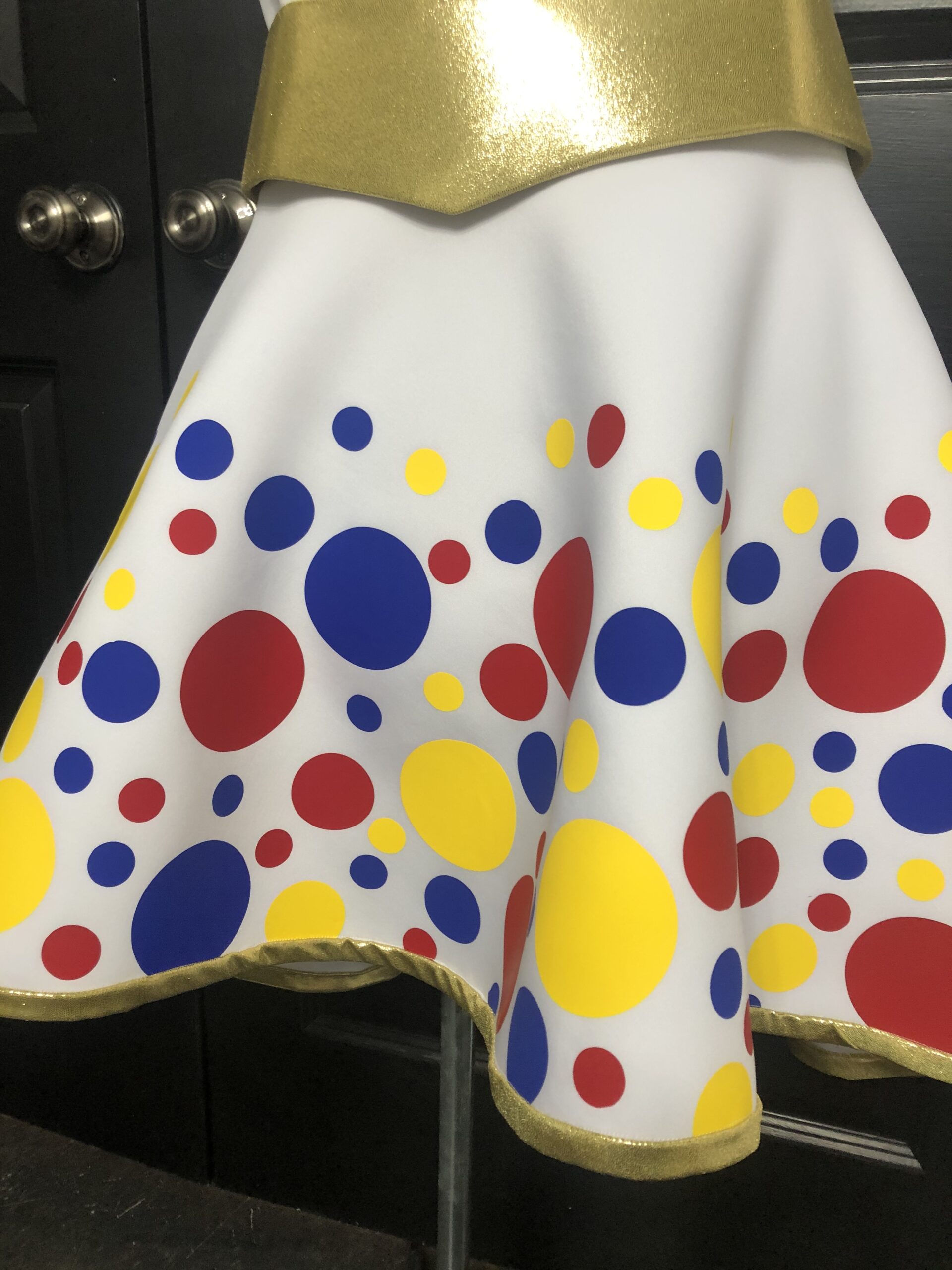 How To Make A Wonder Woman Costume (Wonder Bread) - Dips and Trips